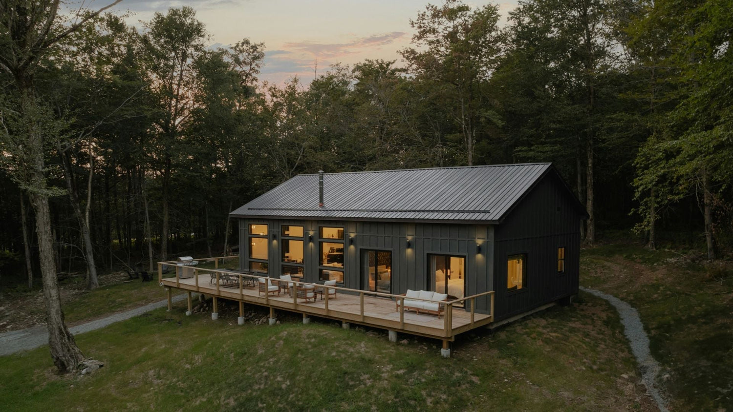 How to Choose the Best Off-Grid Solar System for Your Cabin – ROCKSOLAR